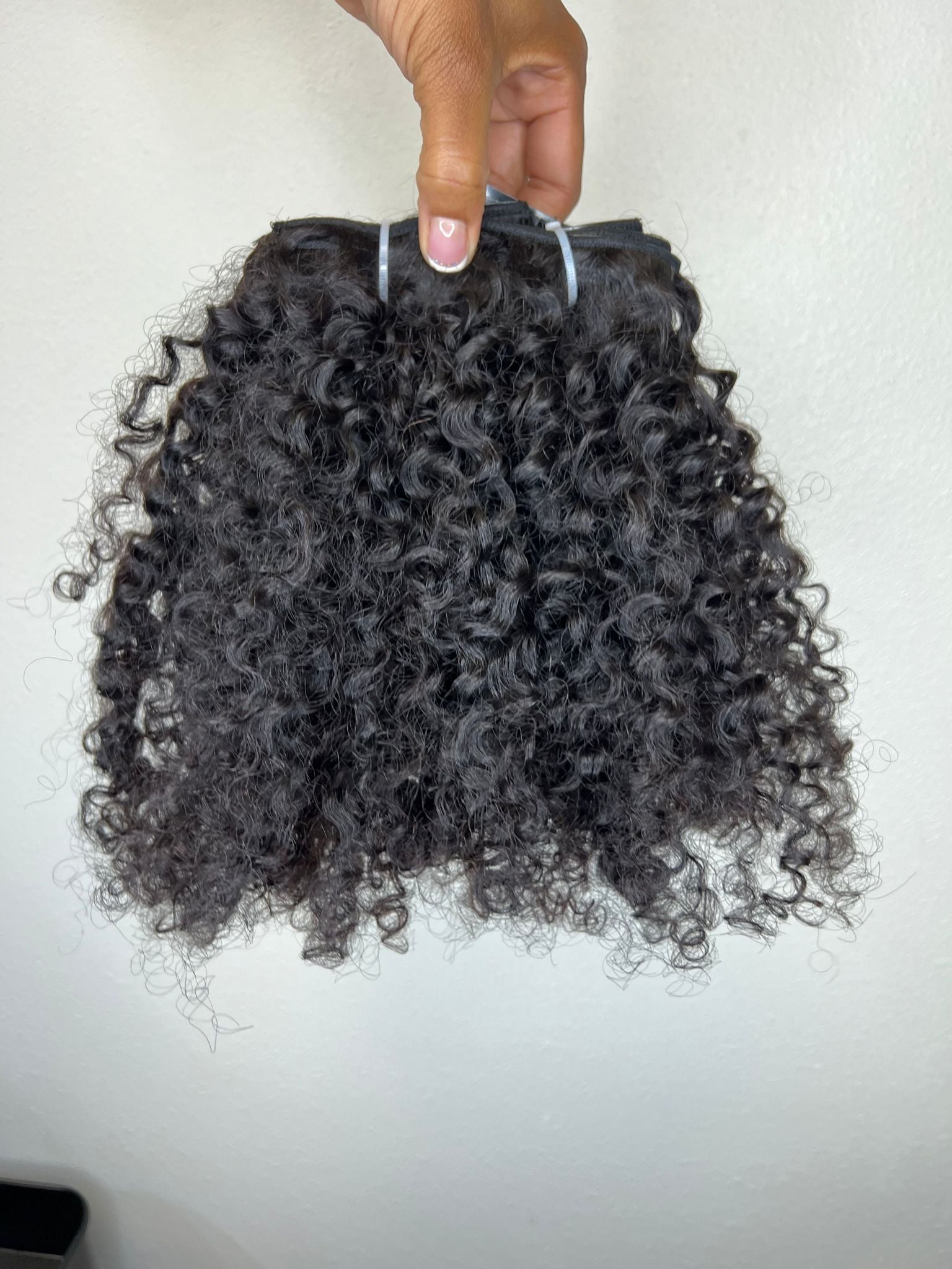 Clips-Ins – Beyond Raw Hair Extensions